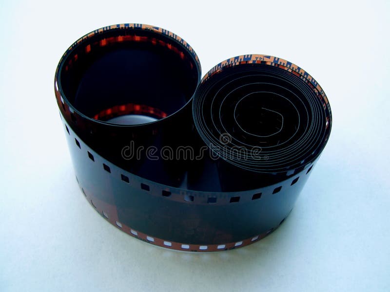 35mm negativ Film-Rolle stockfoto. Bild von code, berührungen - 32024022