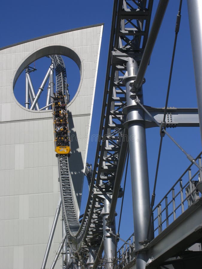 Roller coaster ride editorial image. Image of entertainment - 29865330