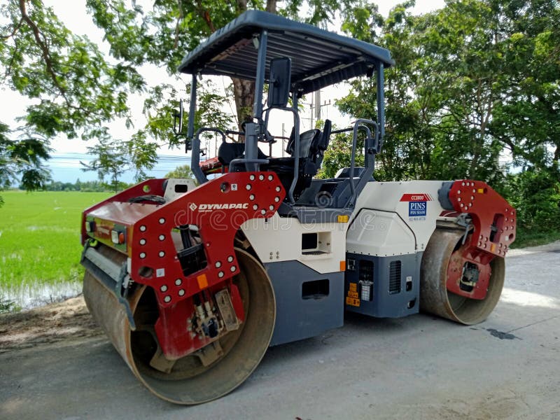 Roller De Asfalto De Tándem Vibratorio Dynapac Cc3800 Foto editorial ...