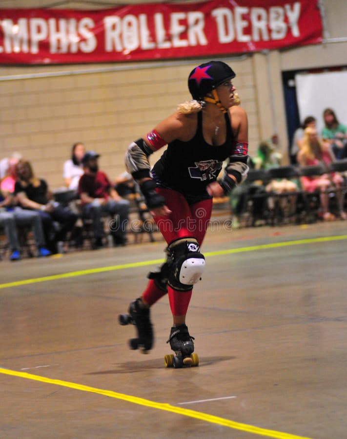 Roller Derby Girls editorial stock photo. Image of skating - 98101043