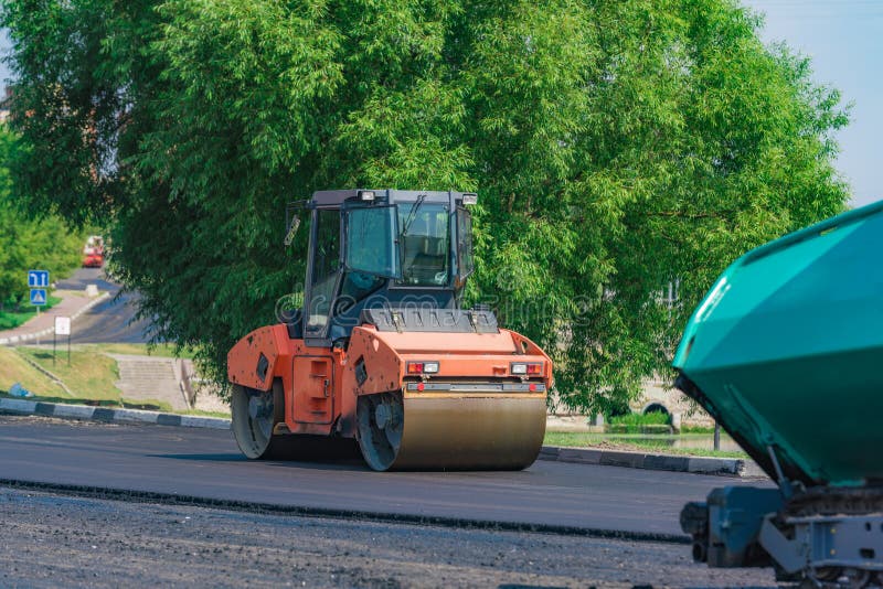 Asphalt Compactor on the Road Stock Image - Image of pavement, pave ...