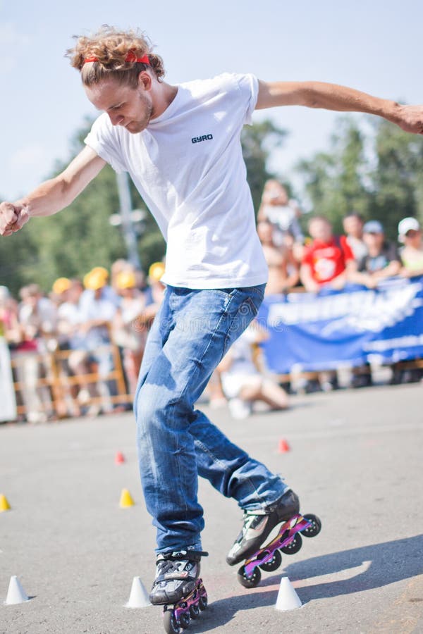 Rollerskating competition editorial photography. Image of spectators ...