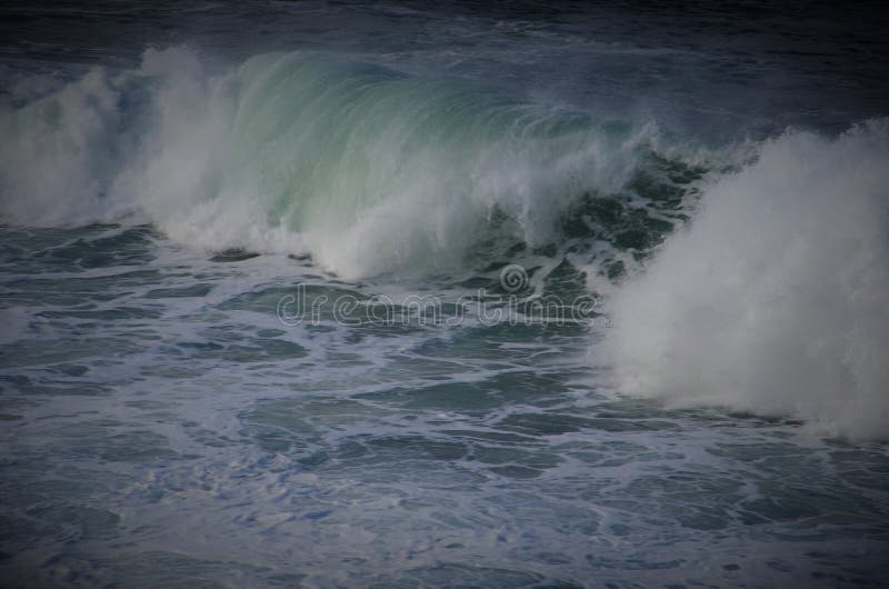 Rolling ocean wave stock image. Image of rolling, surfing - 250086841