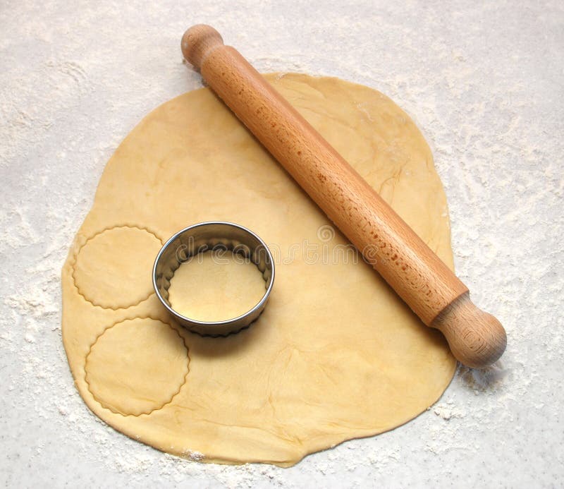 Rolling Pin and Cutter on Fresh Pastry, Cutting Out Circles Stock Photo ...