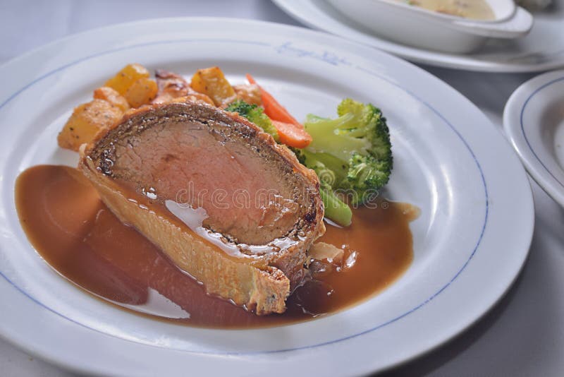Rollo De Ternera Wellington Foto de archivo - Imagen de principal ...