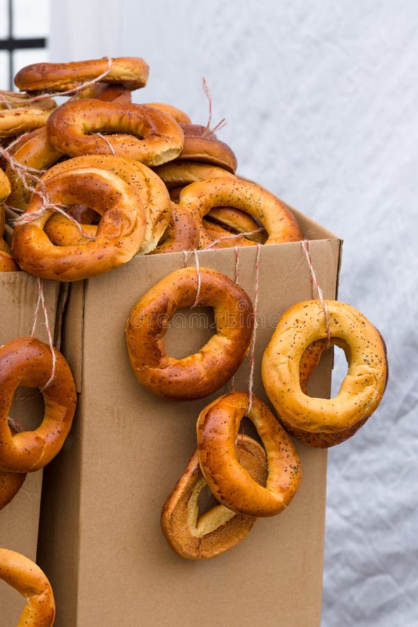 Rollos De Forma Anular Hechos En Casa Para La Venta Foto de archivo ...