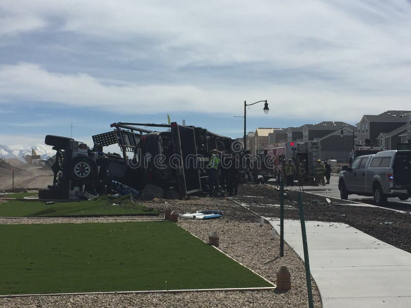 Rollover of Car Hauler Semi Editorial Photography - Image of vehicle ...