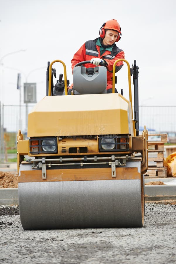 Rolo Do Compressor No Trabalho De Asfaltagem Imagem de Stock - Imagem ...