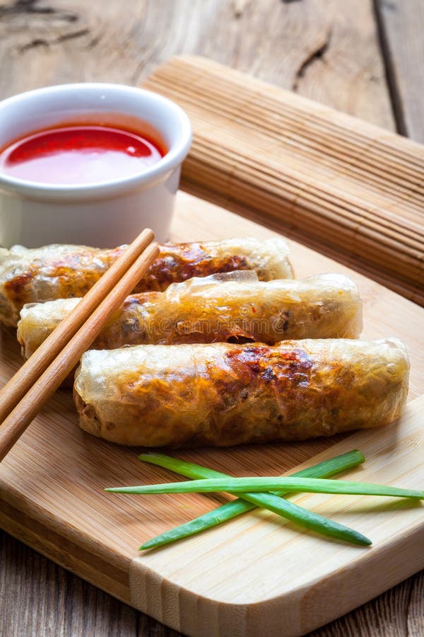 Rolos De Fried Chinese Spring Imagem de Stock - Imagem de fritado, rolo ...