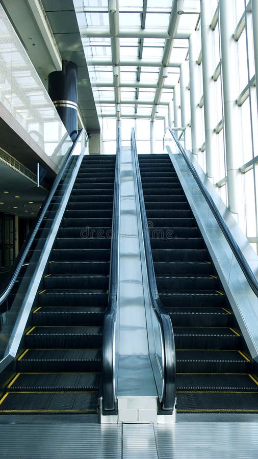 Roltrap stock afbeelding. Image of forensen, leeg, leuning - 14033535