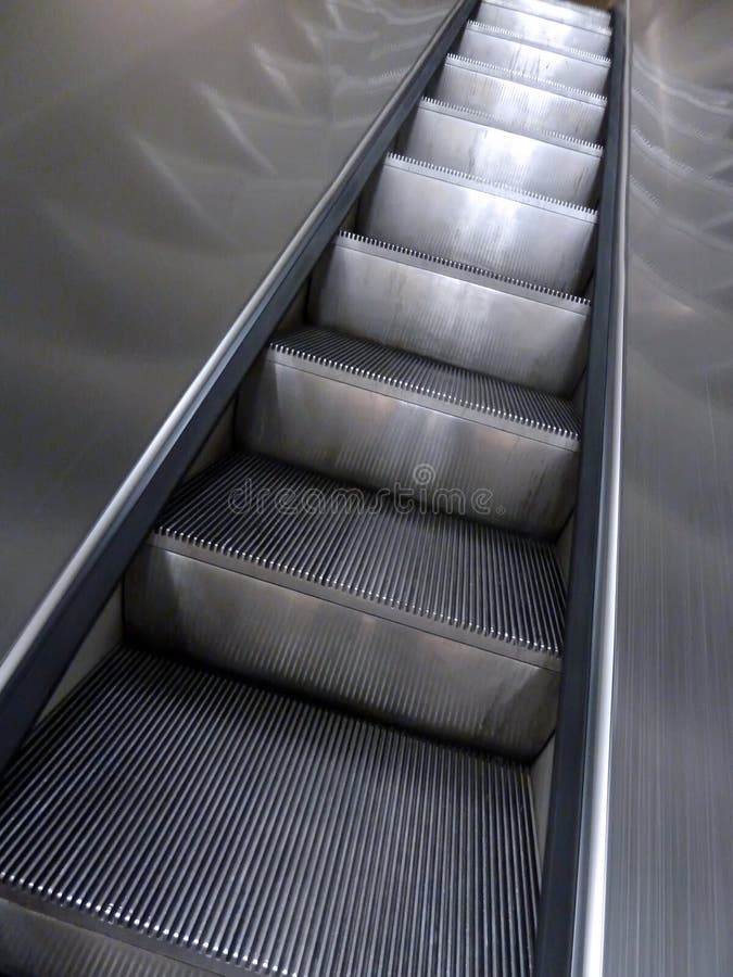 Roltrap stock afbeelding. Image of achtergrond, metaal - 20619089