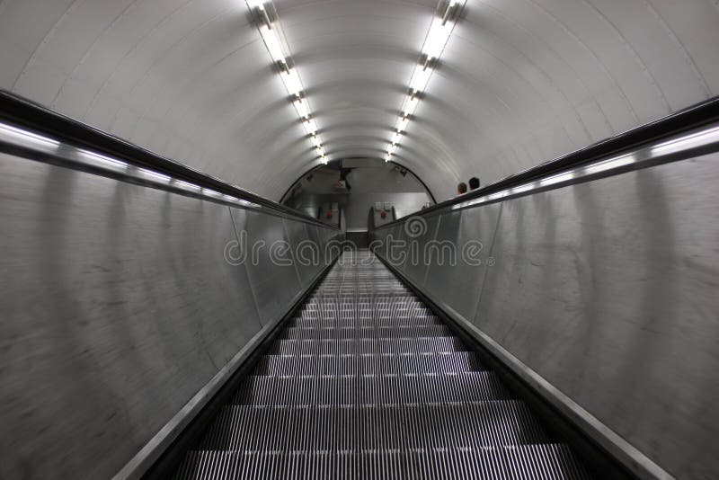 Roltrap stock afbeelding. Image of staal, transportband - 8511809