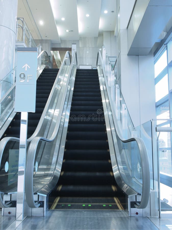 Roltrap stock afbeelding. Image of markt, binnenlands - 14322899