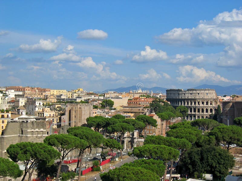 Rom-Stadt-Ansicht stockfoto. Bild von forum, haus, blatt - 442946