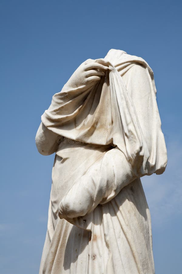 Roma - Estatua Del Atrio Vestae Imagen de archivo - Imagen de italia ...