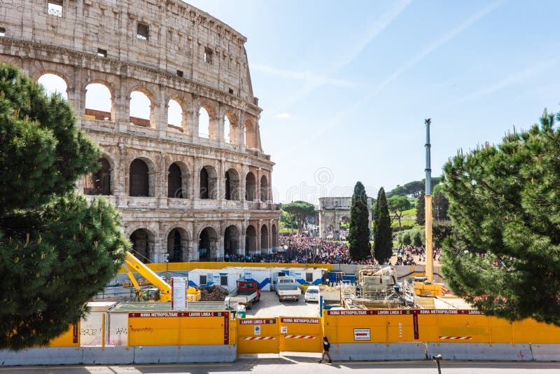 Roma - Metro Colosseo De Cantiere Imagem Editorial - Imagem de achados ... Roma - Metro Colosseo De Cantiere Imagem Editorial - Imagem de achados ...