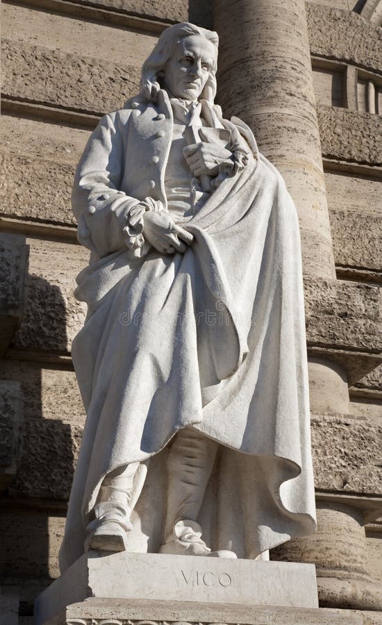 ROMA - Statua Del Filosofo Vico Fotografia Stock - Immagine di ...