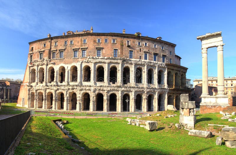 Roma Teatro Marcelo Panorama Fotos De Stock - Descarga 54 Fotos Libres ...