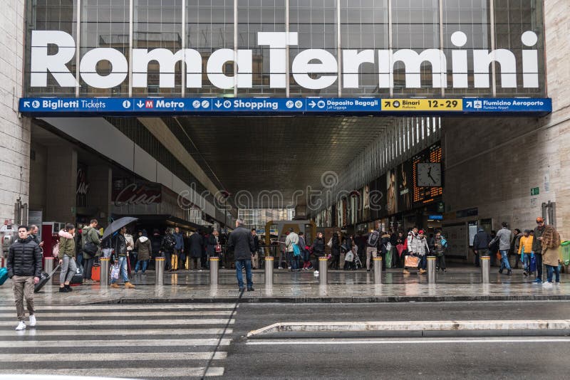 Roma Termini Railway Station Redaktionelles Foto - Bild von ferien ...