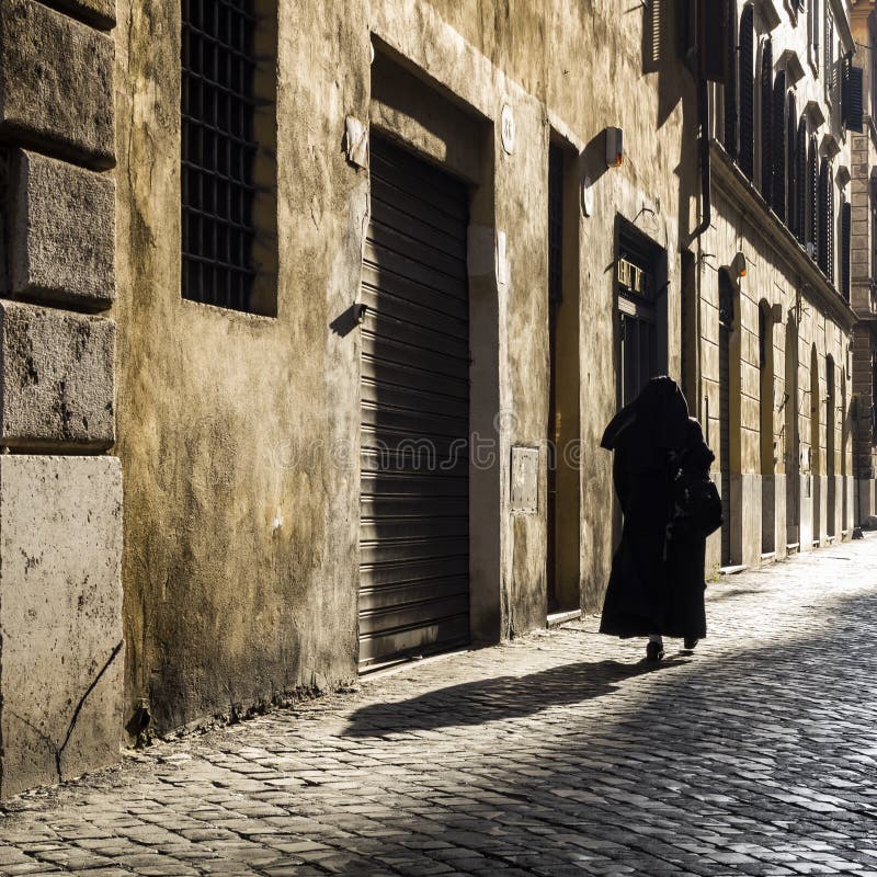 Roman Alley Con El Fondo De La Columna Imagen de archivo - Imagen de ...