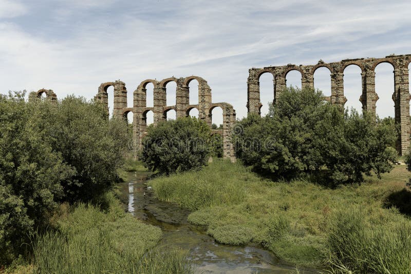 Roman Aqueduct of Miracles in Merida, Spain Stock Photo - Image of ...