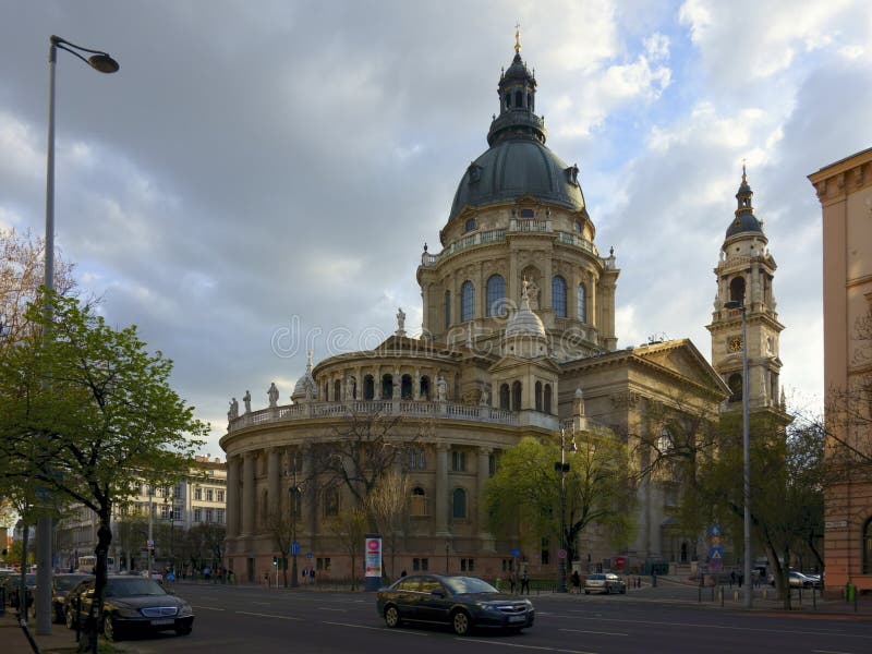 Roman Catholic Basilica De St Stephen Imagen de archivo editorial ...