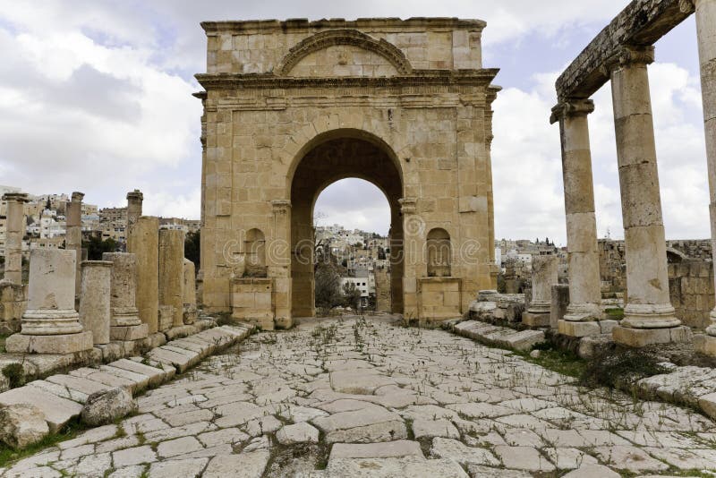 Roman city gate in jerash stock image. Image of jerash - 26972559
