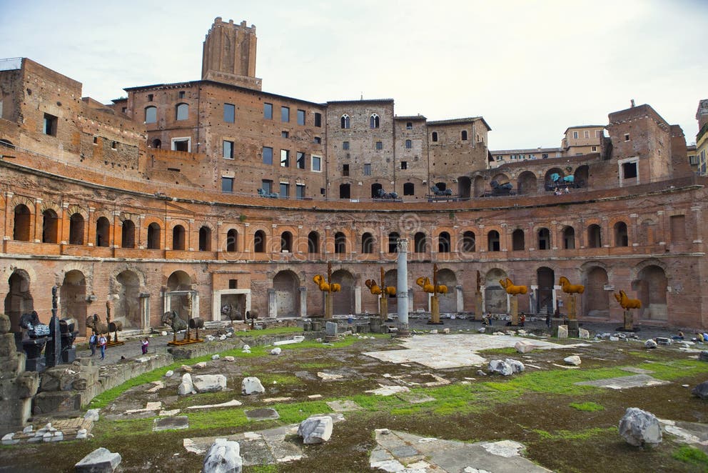 Roman Forum, altes Rom redaktionelles stockfoto. Bild von exkursion ...