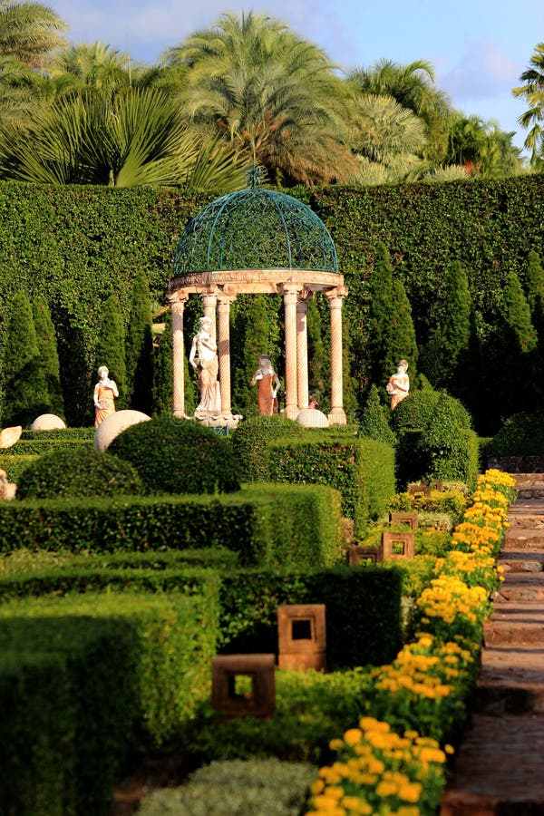 Roman garden stock image. Image of walk, wall, style - 29395491