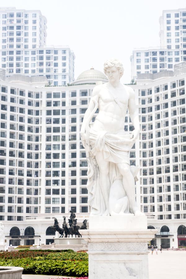 Roman Statue editorial image. Image of statue, italian - 53070210