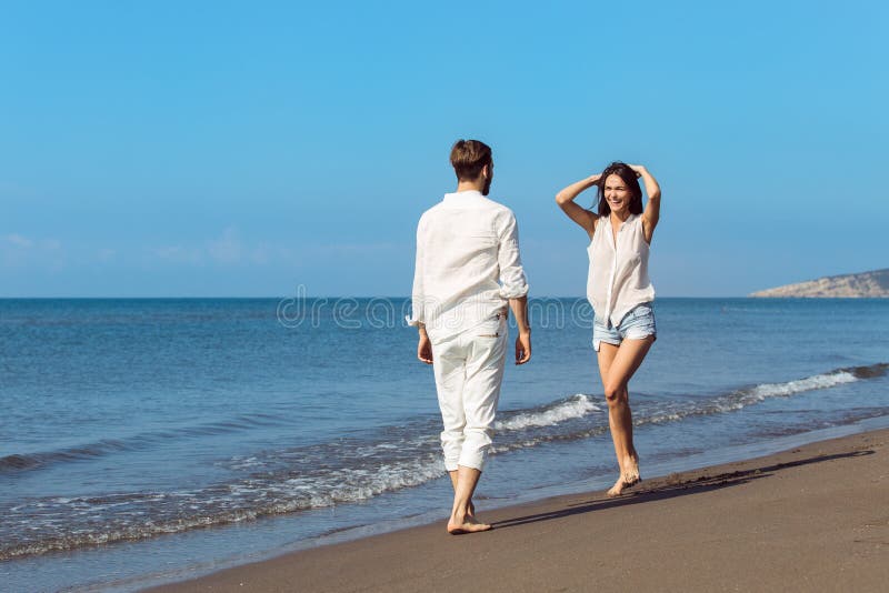 Couple Love Beach Flirting Stock Images - Download 3,128 Royalty Free ...