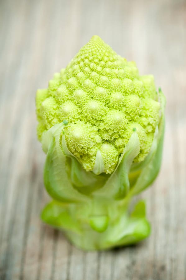Romanesque Broccoli Has a Geometry Pattern Close To a Fractal Stock ...