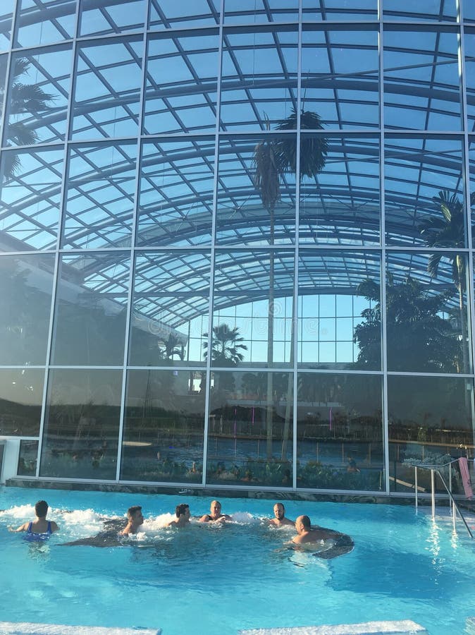 Water Pool Spa Therme Bucharest Editorial Photography - Image of magic ...