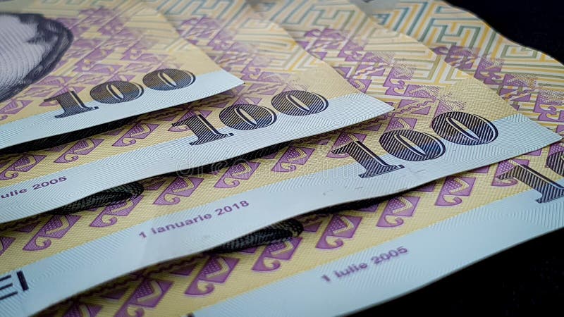 100 Romanian Lei Close Up Stack Stock Photo - Image of close, exchange ...