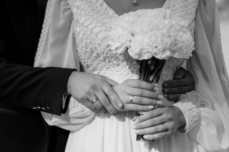 Romantic Black and White Wedding Portrait with Bride and Groom ...