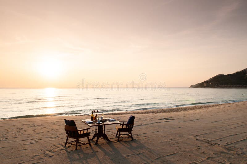 Romantic Breakfast on Beach. Breakfast Table with Island Sunrise Stock ...