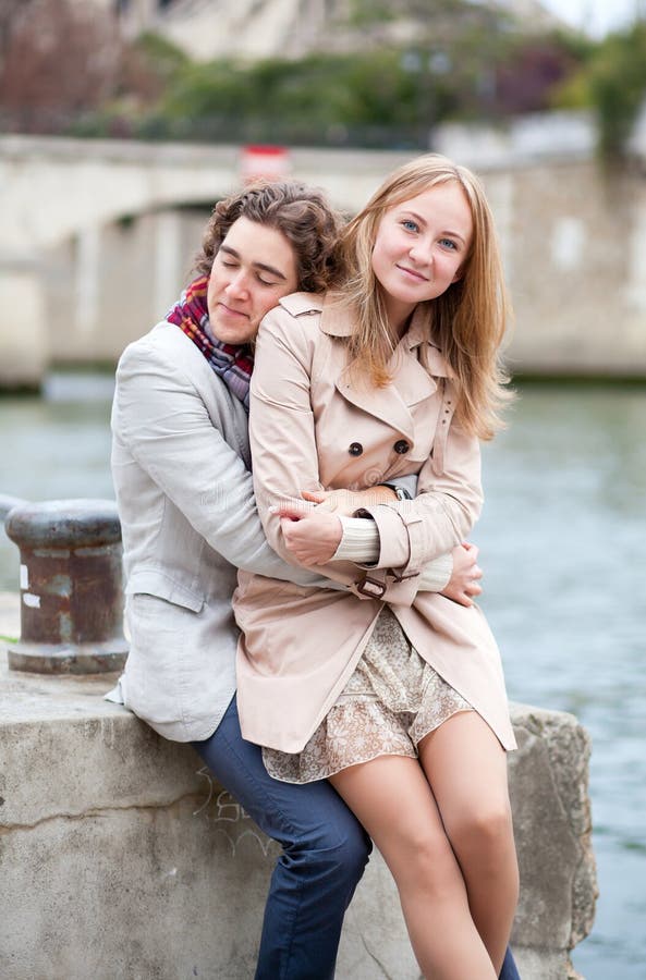 Romantic couple in Paris stock image. Image of adult - 21496005