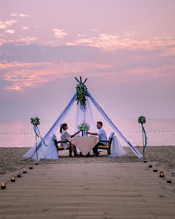Romantic Dinner on the Beach, Honemoon Dinner on the Beach during ...