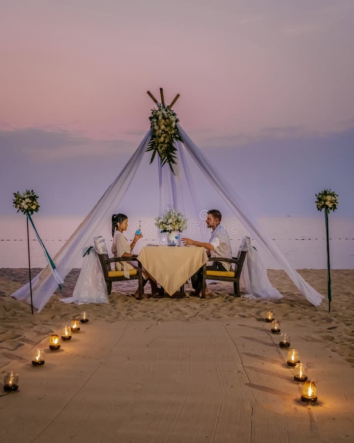 Romantic Dinner on the Beach, Honeymoon Dinner on the Beach during ...