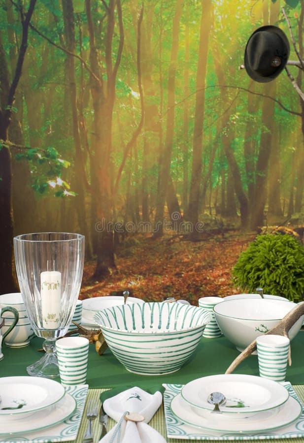 Romantic Hunter Table Setting Stock Image - Image of elegance, flower ...