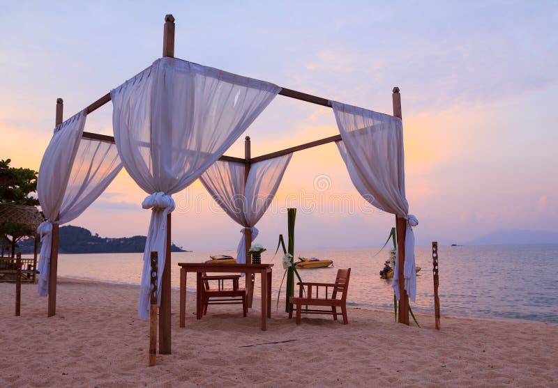 Romantic Table Setting on the Beach Stock Photo - Image of romance ...