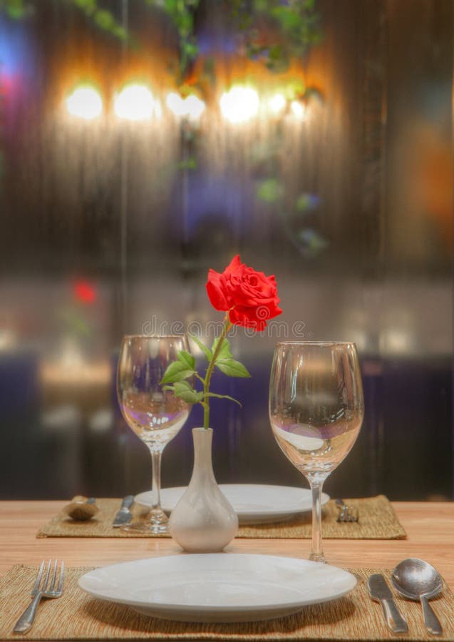 Romantisch Diner stock afbeelding. Image of vorken, warm - 27714509