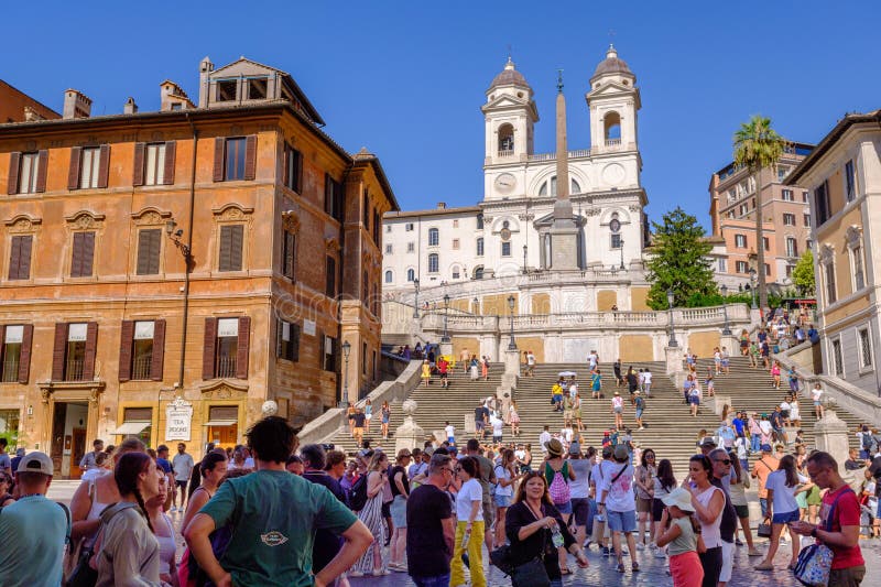 Tourists at the Spanish Steps Editorial Image - Image of historic ...