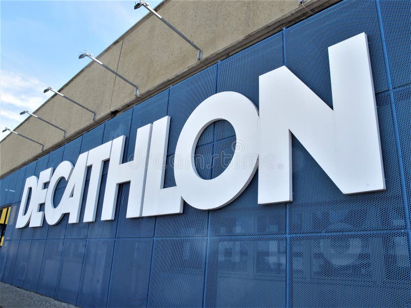 Rome Decathlon store editorial stock image. Image of mall - 145634929