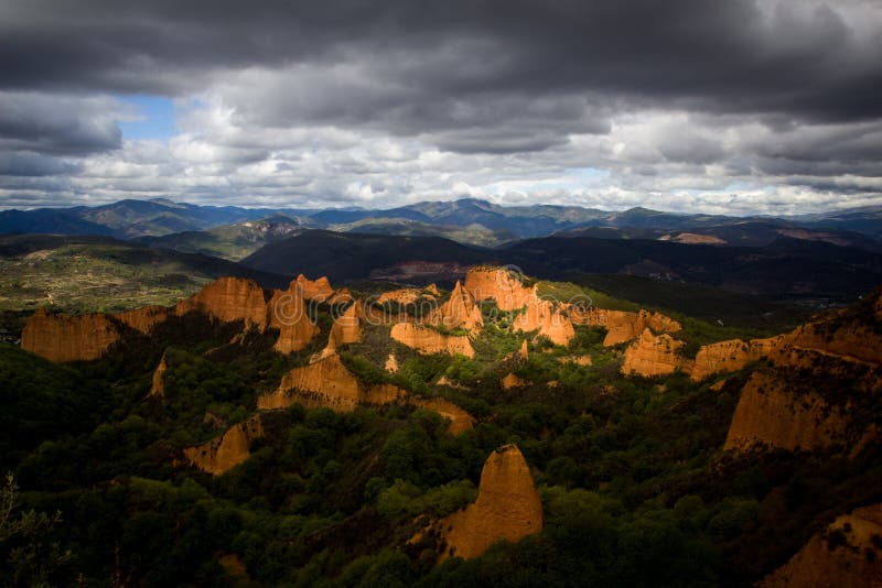 Rome Gold Mountains in LeÃ³n. Las Medulas Stock Image - Image of autumn ...