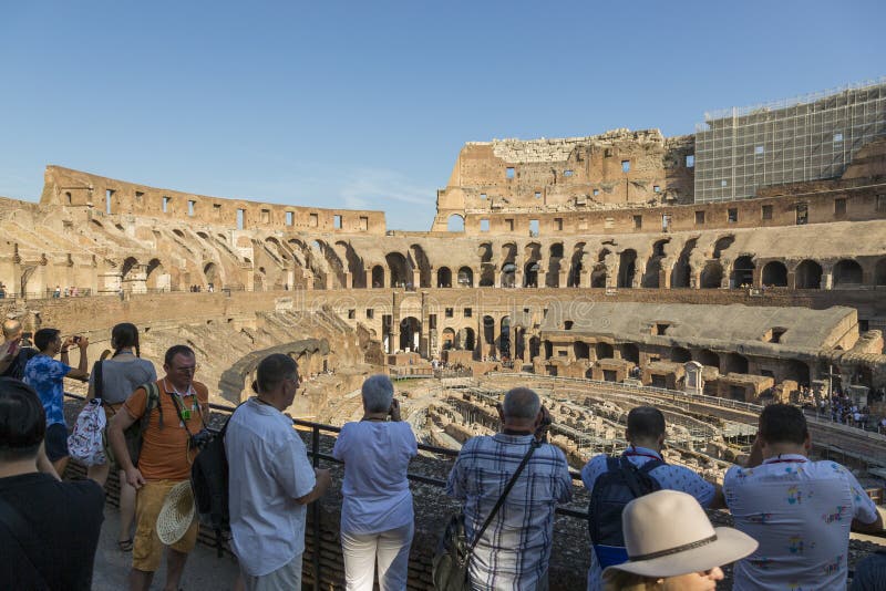People Visiting the Colosseum - a Sight of Ancient Rome Editorial ...