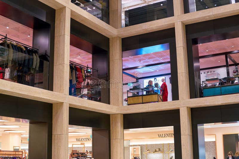 Rinascente in Rome editorial photography. Image of trade - 121480632