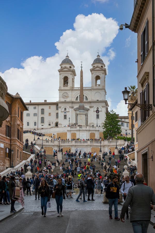 Rome Italy, the Crowd Sitting on the Spanish Stairs. Editorial ...