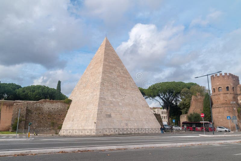 Pyramid of Caius Cestius, Ancient Pyramid in Rome Editorial Image ...