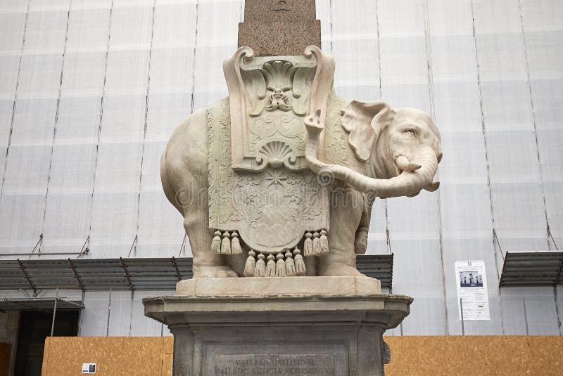 Elephant and Obelisk editorial photography. Image of europe - 110316682